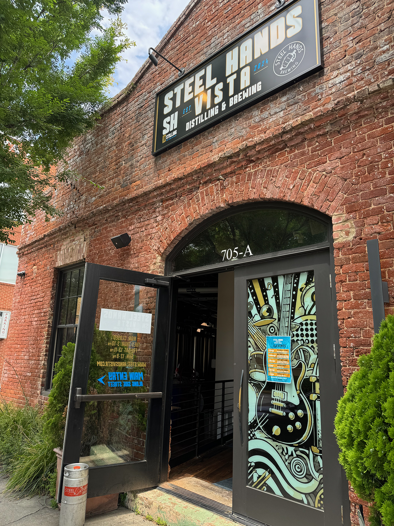 The new Steel Hands uptown location | bradwarthen.com